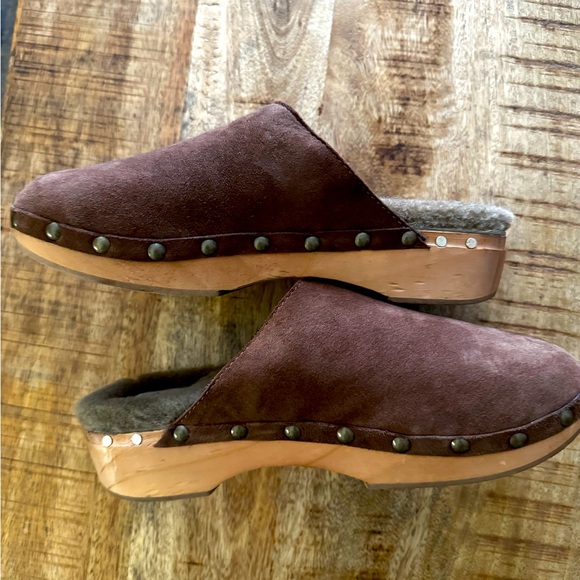 beek | Shoes | Beek Mallard Shearling Clog In Brown Wooden Sole Brand ...